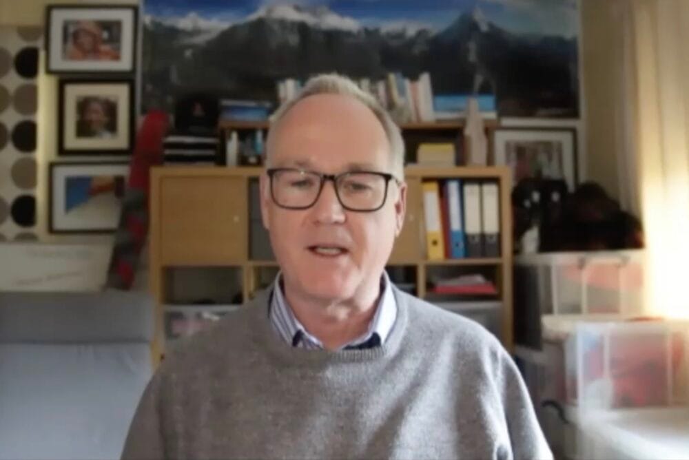 Simon Lowe | The Blog on alanarnette.com