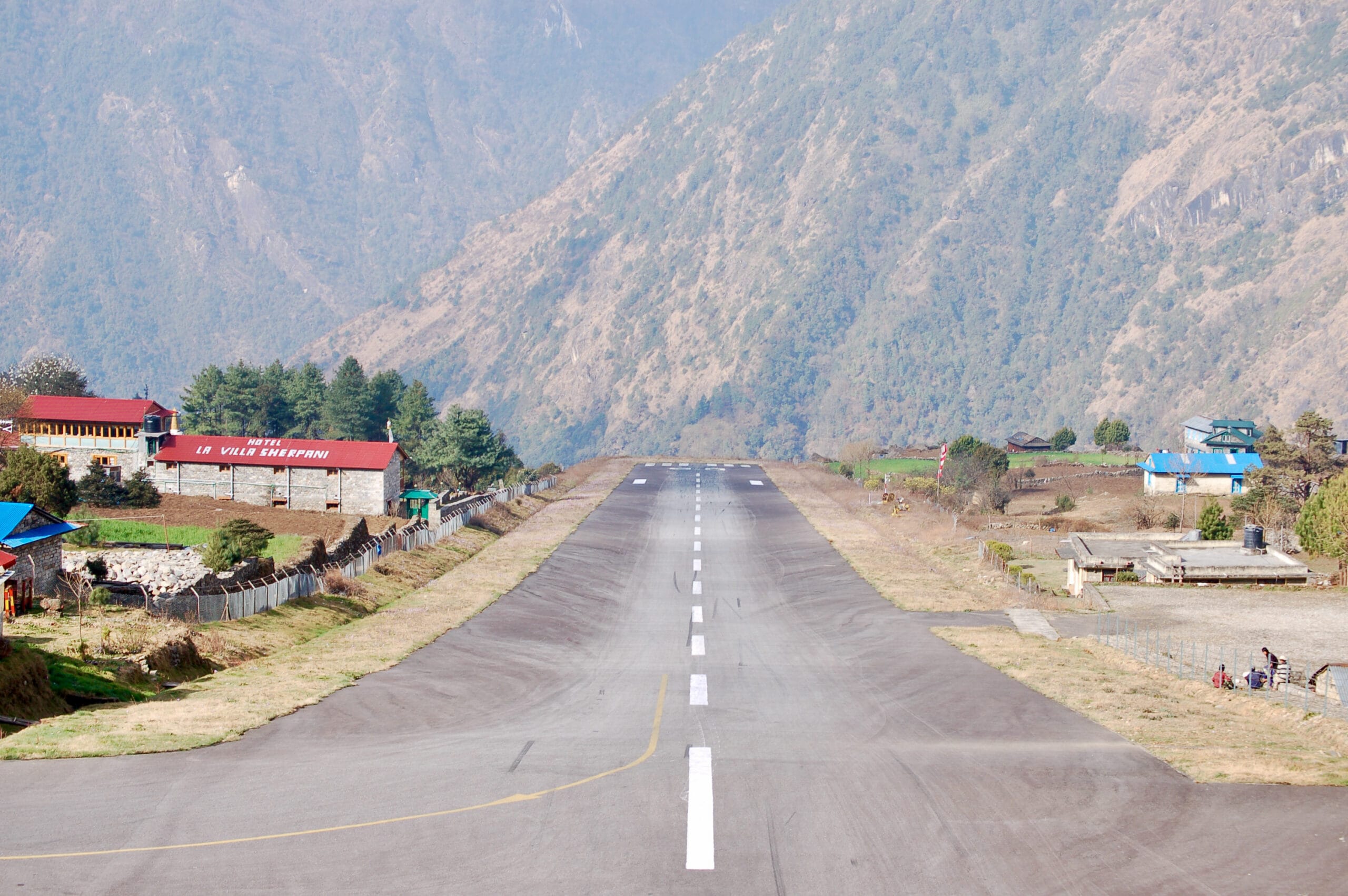 Lukla runway | The Blog on alanarnette.com